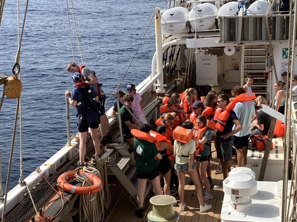 03.12.2023 – Class Afloat enjoyed a Zodiac Safari – ALEXANDER von ...